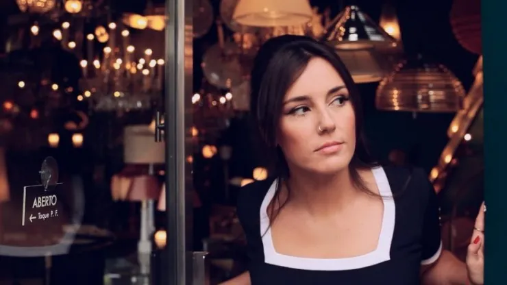 Marta Ren estreia single novo no Arraial - OvarNews