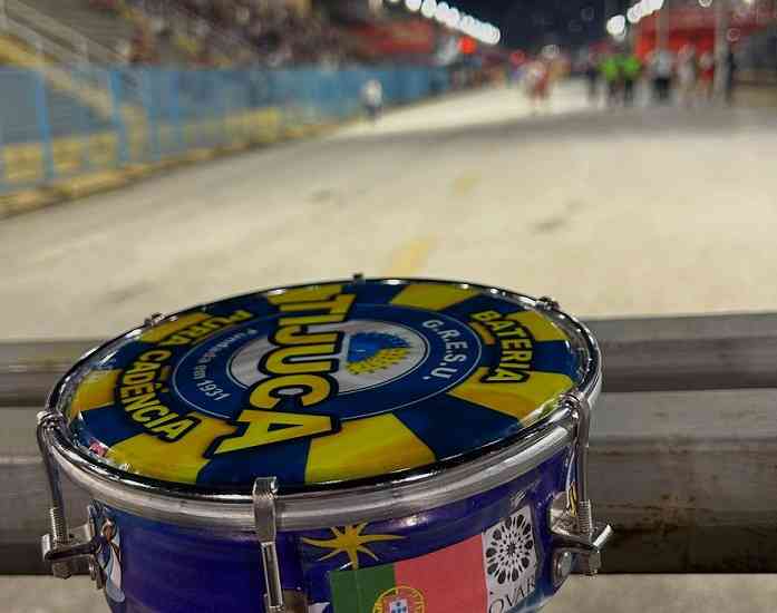 O tamborim vareiro mais carioca do Sambódromo Marquês de Sapucaí - OvarNews